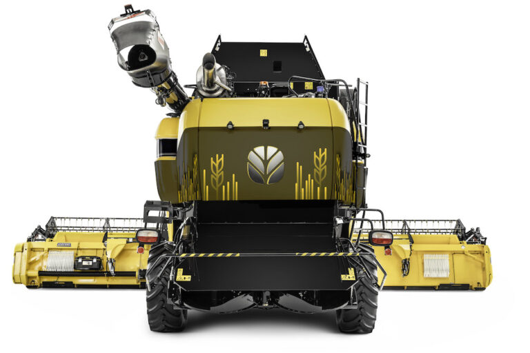 New Holland celebrates 20th anniversary of smart flagship combine – Precise